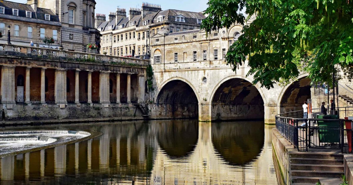 Day trip from London: Explore Bath, Avebury & Lacock / Authentic Europe